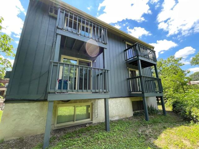2 Bedroom Apartment for Rent at 2024 Summit St, Columbus, OH 43201 Iuka Ravine
