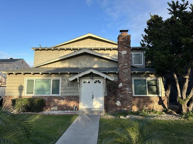 2 Bedroom Apartment for Rent at 204 N Berkeley Ave #C, Fullerton, CA 92831
