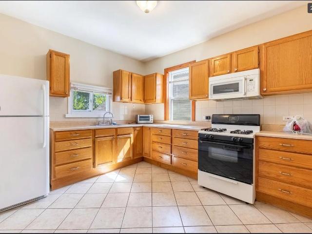 2 Bedroom Apartment for Rent at 2058 W 19th St #2, Chicago, IL 60608 Lower West Side