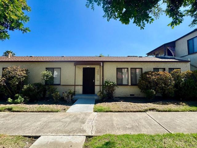 2 Bedroom Apartment for Rent at 205 N Kenneth Rd, Burbank, CA 91501