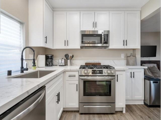 2 Bedroom Apartment for Rent at 2074 Newton Ave #B, San Diego, CA 92113 Barrio Logan