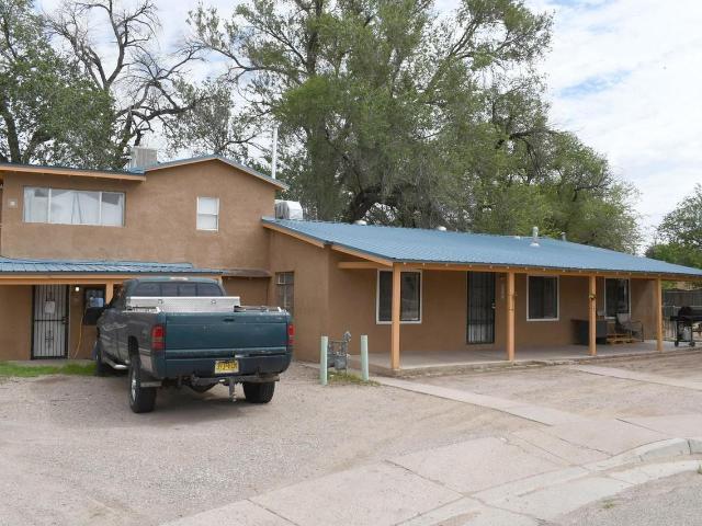 2 Bedroom Apartment for Rent at 2115 Rice Ave Nw #C, Albuquerque, NM 87104