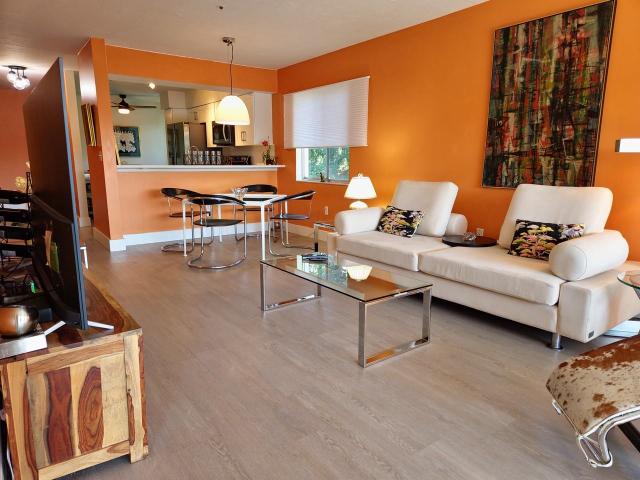 2 Bedroom Apartment for Rent at 2124 N Tamiami Trl #201, Sarasota, FL 34234