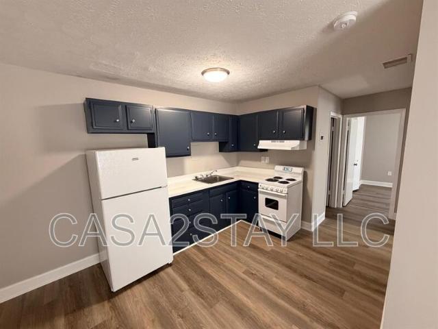 2 Bedroom Apartment for Rent at 2125 Saint Johns Pl #2125, Louisville, KY 40210 Algonquin