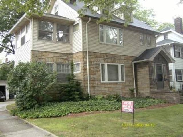 2 Bedroom Apartment for Rent at 2134 Stillman Rd #2, Cleveland Heights, OH 44118 Cleveland Heights