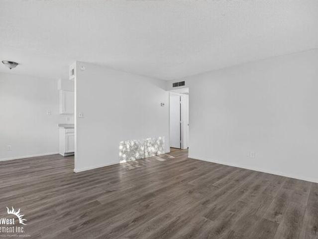 2 Bedroom Apartment for Rent at 2209 W Belmont Ave #6, Phoenix, AZ 85021 Vista Income Estates