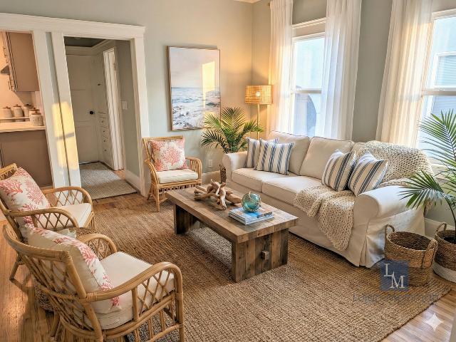 2 Bedroom Apartment for Rent at 220 Quincy Avenue #A, Long Beach, CA 90803 Belmont Heights