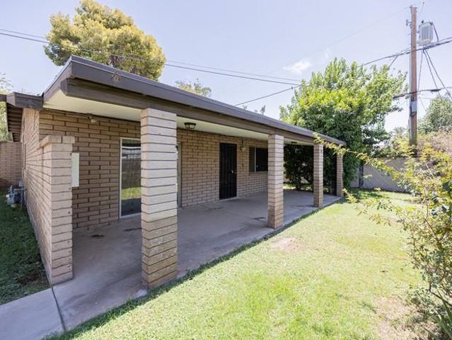 2 Bedroom Apartment for Rent at 2219 W Morten Ave #3, Phoenix, AZ 85021 Vista Income Estates