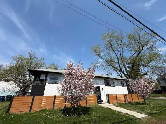 2 Bedroom Apartment for Rent at 221 Dana Ave #D, Columbus, OH 43223