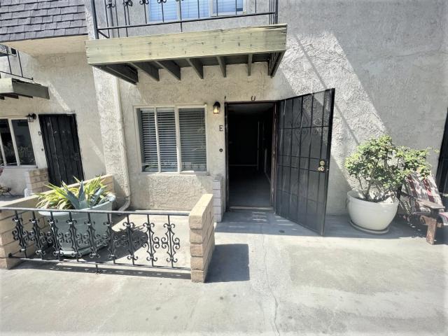 2 Bedroom Apartment for Rent at 2227 N Broadway, Santa Ana, CA 92706 Downtown Santa Ana