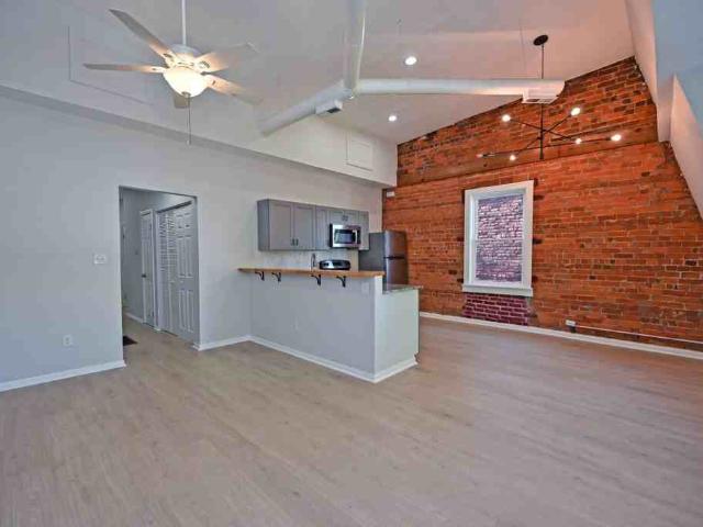 2 Bedroom Apartment for Rent at 2228 Kemper Ln #3, Cincinnati, OH 45206 Walnut Hills
