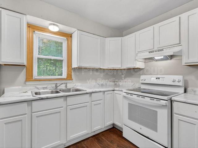 2 Bedroom Apartment for Rent at 224 S Harvey Ave, Ferguson, MO 63135 Ferguson