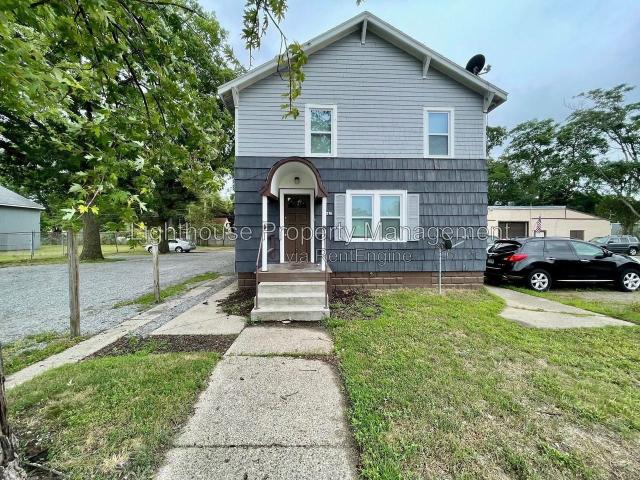 2 Bedroom Apartment for Rent at 2270 S Getty St #3, Muskegon, MI 49444 East Muskegon