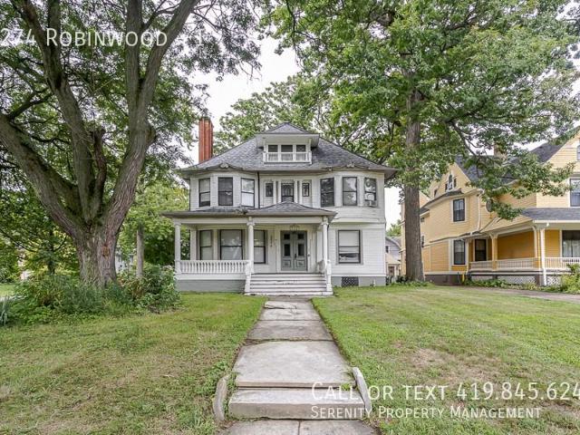 2 Bedroom Apartment for Rent at 2274 Robinwood Ave #1, Toledo, OH 43620 Old West End