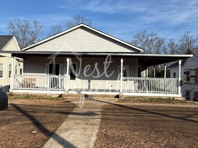 2 Bedroom Apartment for Rent at 233 Cambridge Ave E #4, Greenwood, SC 29646