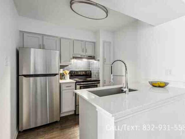 2 Bedroom Apartment for Rent at 2301 W 18th St #VAS1, Houston, TX 77008 Lazy Brook Timbergrove