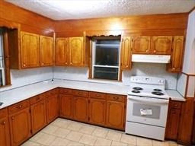 2 Bedroom Apartment for Rent at 230 Broadway #2, Lynn, MA 01904