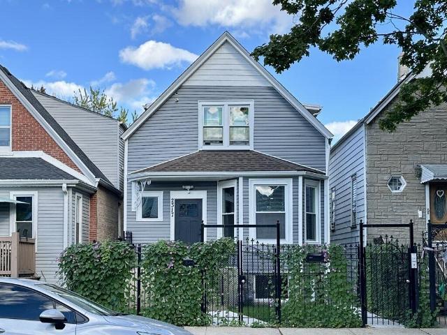 2 Bedroom Apartment for Rent at 2317 N Keeler Ave #G, Chicago, IL 60639 Hermosa