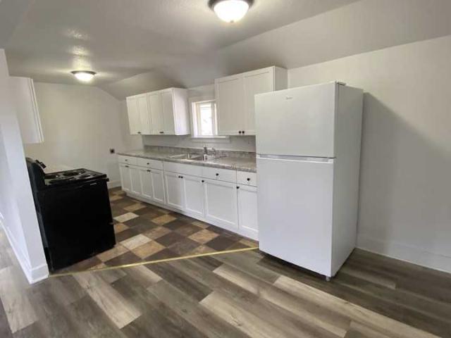 2 Bedroom Apartment for Rent at 232 W Wilkins St #2UPPER, Jackson, MI 49203