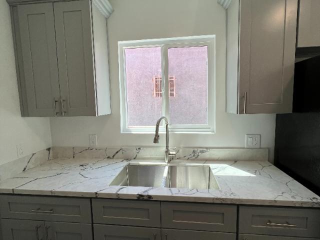 2 Bedroom Apartment for Rent at 2333 S Mansfield Ave #2, Los Angeles, CA 90016 Mid City