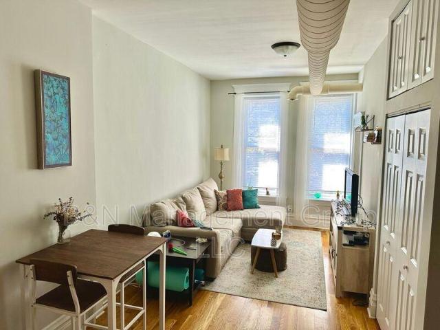 2 Bedroom Apartment for Rent at 2337 N Janssen Ave #2F, Chicago, IL 60614 Lincoln Park