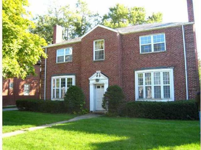2 Bedroom Apartment for Rent at 2365 E Livingston Ave #A, Columbus, OH 43209 Berwick