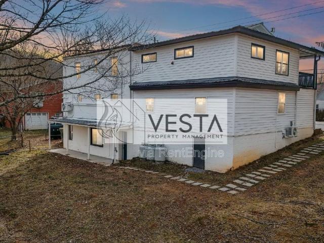 2 Bedroom Apartment for Rent at 2383 Dutch Cove Rd #3, Canton, NC 28716