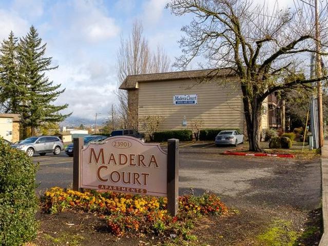 2 Bedroom Apartment for Rent at 23901 Ne Halsey St #7, Wood Village, OR 97060