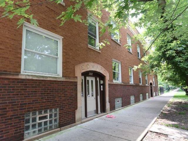 2 Bedroom Apartment for Rent at 3517 W Grace St #1W, Chicago, IL 60618 Irving Park