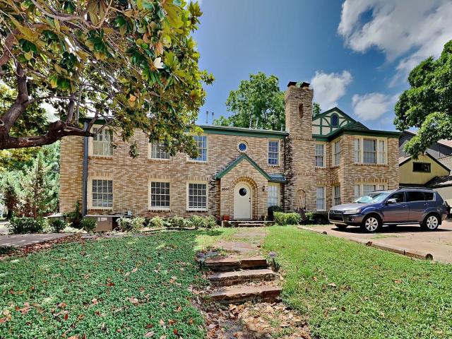2 Bedroom Apartment for Rent at 3551 W 4th St #1, Fort Worth, TX 76107 Monticello