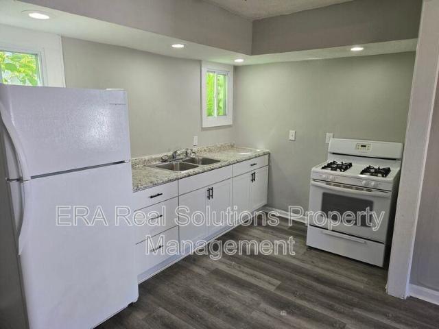 2 Bedroom Apartment for Rent at 3607 Sackett Ave #3, Cleveland, OH 44109 Clark Fulton