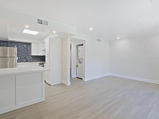 2 Bedroom Apartment for Rent at 365 W Pierson St, Phoenix, AZ 85013