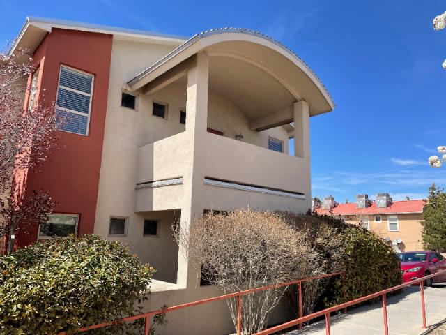 2 Bedroom Apartment for Rent at 3705 Lafayette Dr Ne #1, Albuquerque, NM 87107 Alta Monte