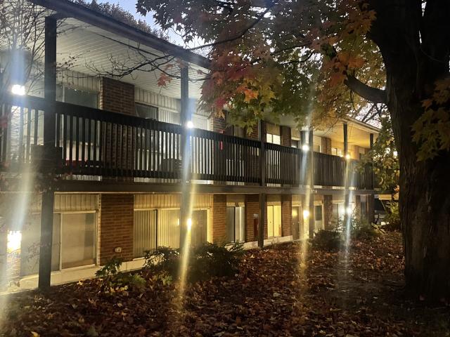 2 Bedroom Apartment for Rent at 3715 Sandhurst Dr #5, Lansing, MI 48911 Averill Woods