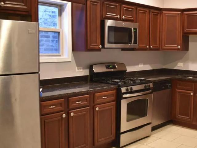 2 Bedroom Apartment for Rent at 3727 N Ashland Ave #1, Chicago, IL 60613 Lakeview