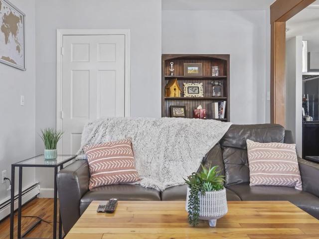 2 Bedroom Apartment for Rent at 372 Broadway #4, South Portland, ME 04106