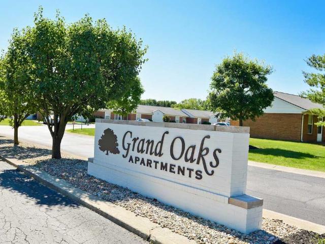 2 Bedroom Apartment for Rent at 3830 Grand Oak Ave, Indianapolis, IN 46237 South Perry
