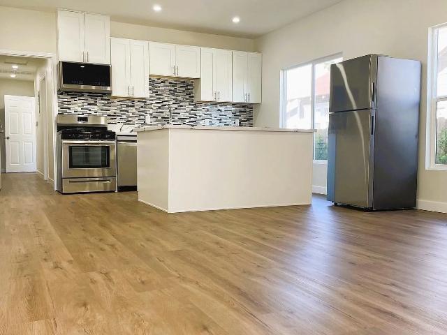 2 Bedroom Apartment for Rent at 3933 Arlington Ave, Los Angeles, CA 90008 Congress West