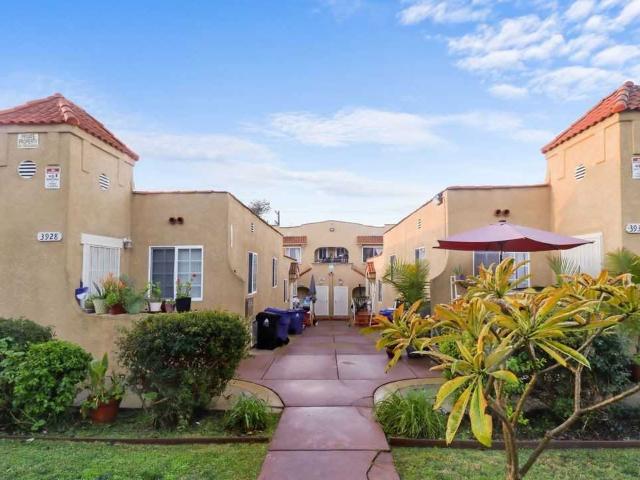 2 Bedroom Apartment for Rent at 3934 West 28th Street #3934, Los Angeles, CA 90018 UNNC