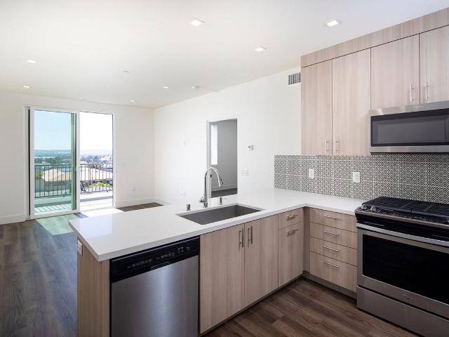 2 Bedroom Apartment for Rent at 3975 Old Town Ave, San Diego, CA 92110 Old Town