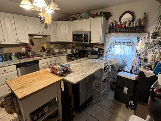 2 Bedroom Apartment for Rent at 39 Farquhar St #3, Boston, MA 02131 Centre South