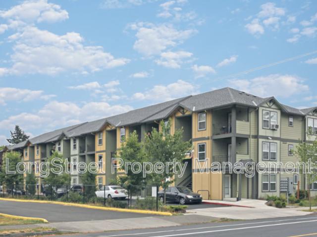 2 Bedroom Apartment for Rent at 300 Se 148th Ave #18, Portland, OR 97233 Glenfair