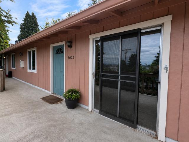 2 Bedroom Apartment for Rent at 3021 Se 6th Ave #1, Portland, OR 97202 Brooklyn
