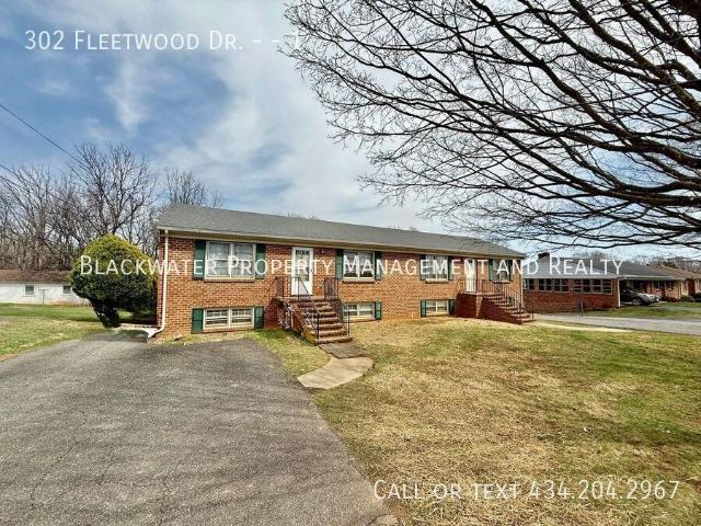 2 Bedroom Apartment for Rent at 302 Fleetwood Dr #1, Lynchburg, VA 24501