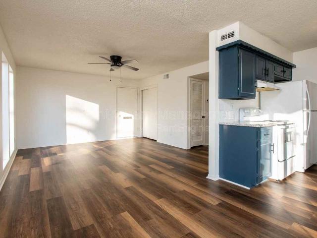 2 Bedroom Apartment for Rent at 3030 S Old Lawrence Rd, Wichita, KS 67217
