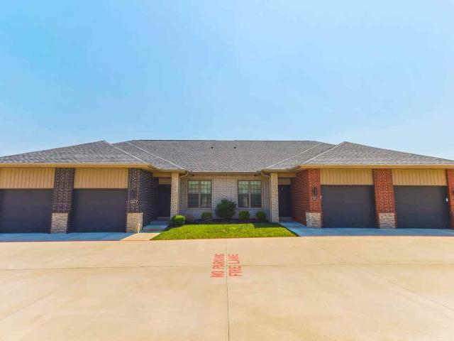 2 Bedroom Apartment for Rent at 3037 W Cardinal St, Springfield, MO 65810