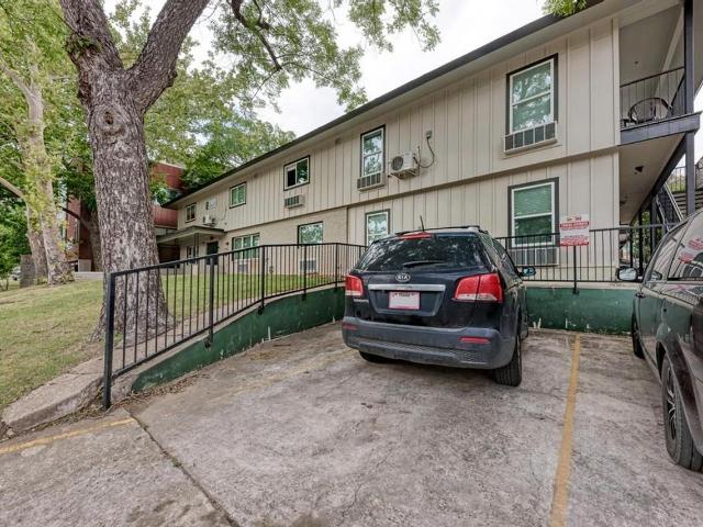 2 Bedroom Apartment for Rent at 306 E 30th St, Austin, TX 78705 North University