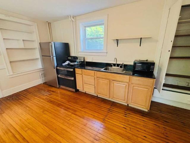 2 Bedroom Apartment for Rent at 306 Hudson Ave #2r, Albany, NY 12210 Center Square