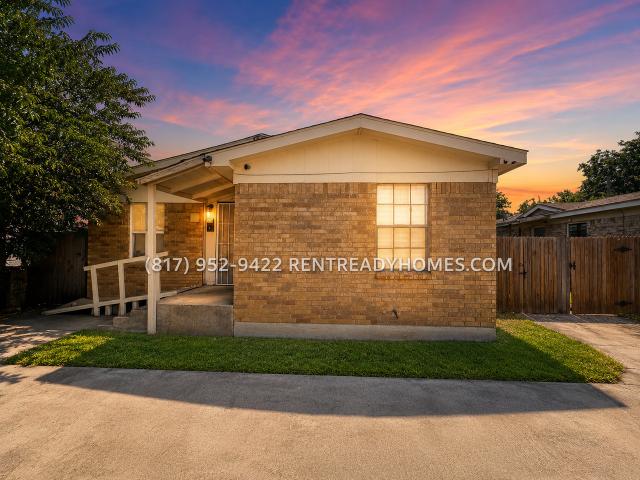 2 Bedroom Apartment for Rent at 313 Forby Ave, Fort Worth, TX 76103 East Meadowbrook