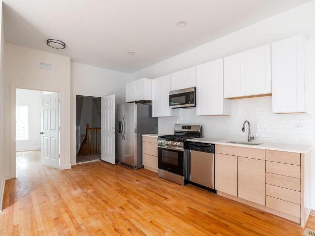 2 Bedroom Apartment for Rent at 3107 N Harding Ave #1W, Chicago, IL 60618 Avondale